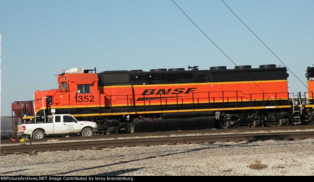 BNSF 1352 at murray yard